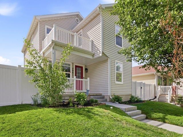 7901 N Weeping Ash Dr, Eagle Mountain, UT 84005