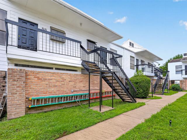7901 Cambridge Street 87