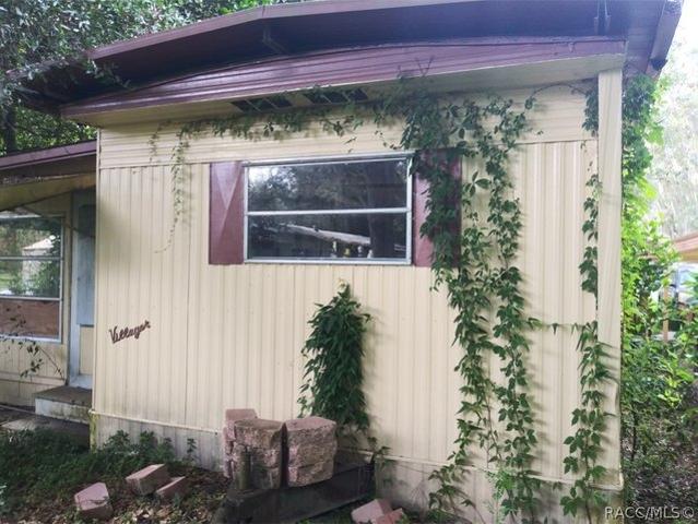 7901 E Northlake Dr, Floral City, FL 34436