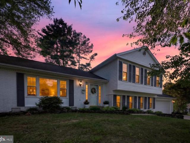7901 Laural Valley Way, Springfield, VA 22153
