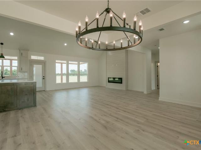 7901 pecan Road