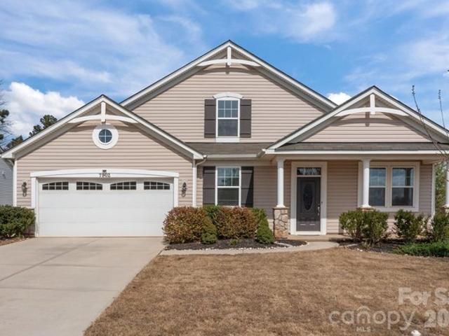 7902 Meridale Forest Dr, Charlotte, NC 28269