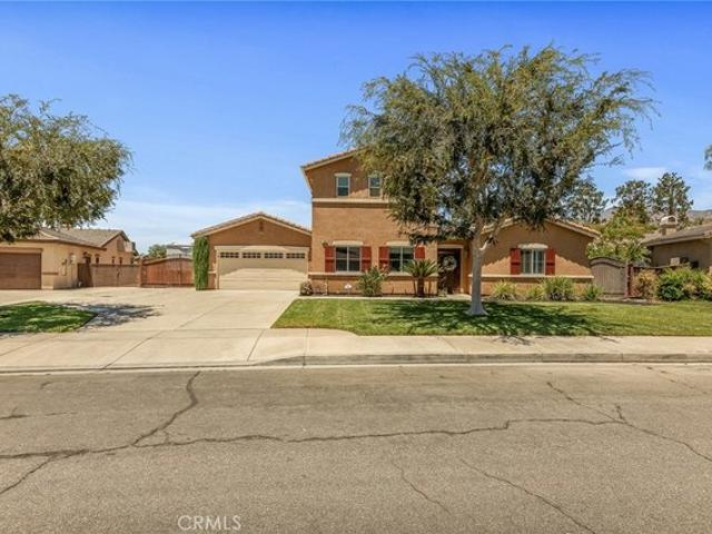 7902 Camino Cielo St, Highland, CA 92346