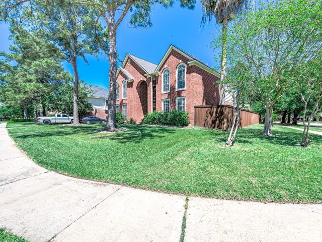 7902 Feather Springs