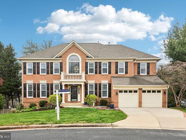 7902 Greenebrook Ct, Fairfax Station, VA 22039