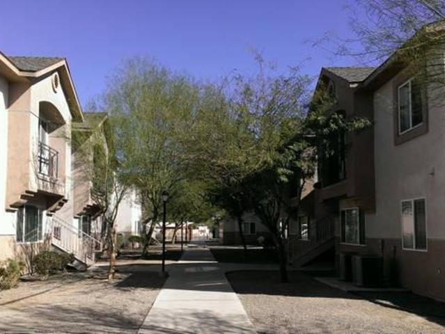 $790 / 2br 1136ft² Lovely! Spacious! 3 bedroom Apartment