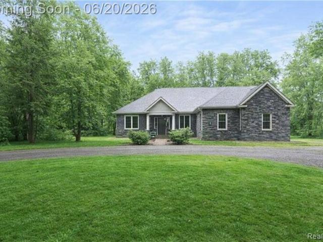 790 Grange Hall Rd, Groveland Township, MI 48462