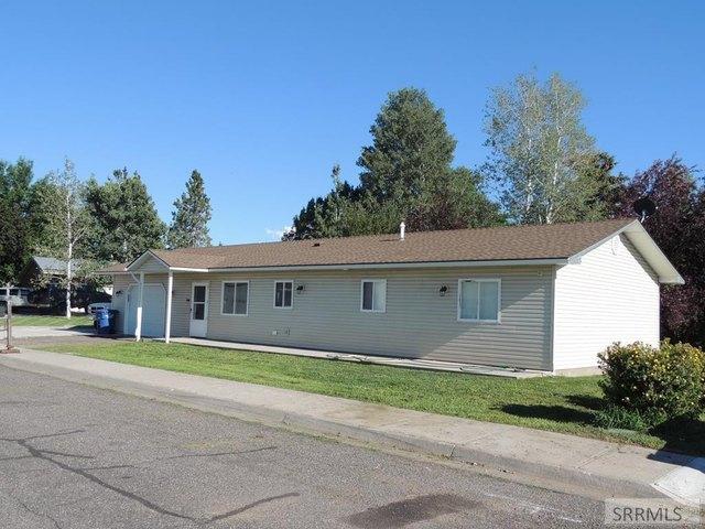 790 E Targhee St, Saint Anthony, ID 83445