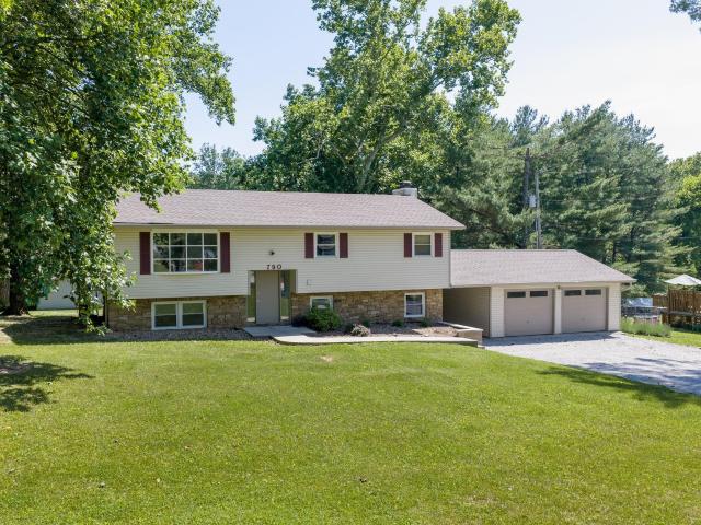 790 E Dillman Road