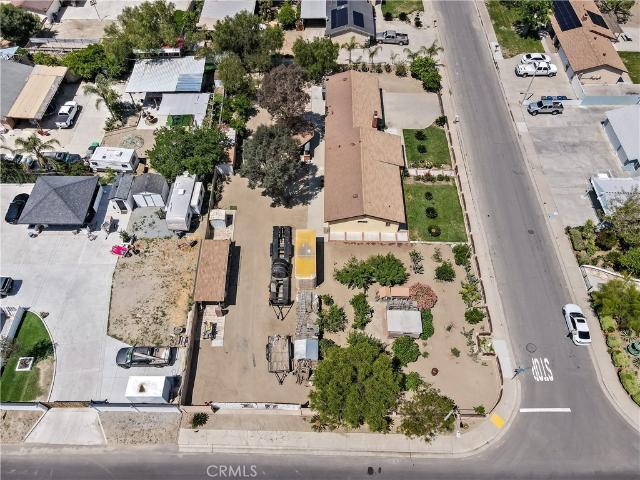 790 E Peach Street