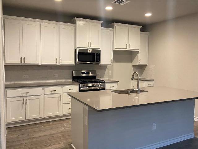 790 Eves Necklace Dr, Buda, TX 78610 | MLS #5044 | Compass