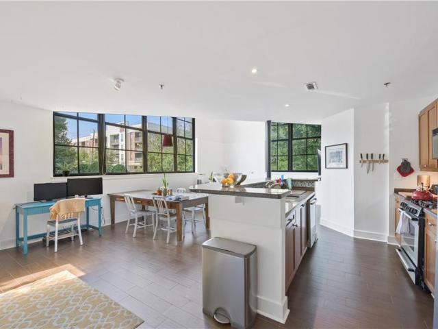 790 North Avenue NE 102