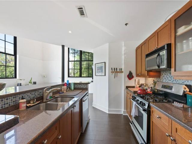 790 North Avenue NE 102