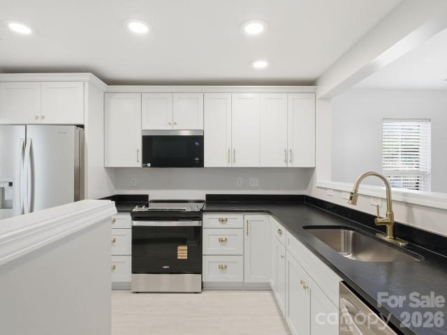 790 Rock Lake Glen