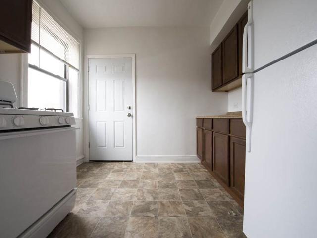 7914 S Hermitage 2 Bedroom Apartment for Rent at 7914 S Hermitage Ave, Chicago, IL 60620 Auburn Gresham
