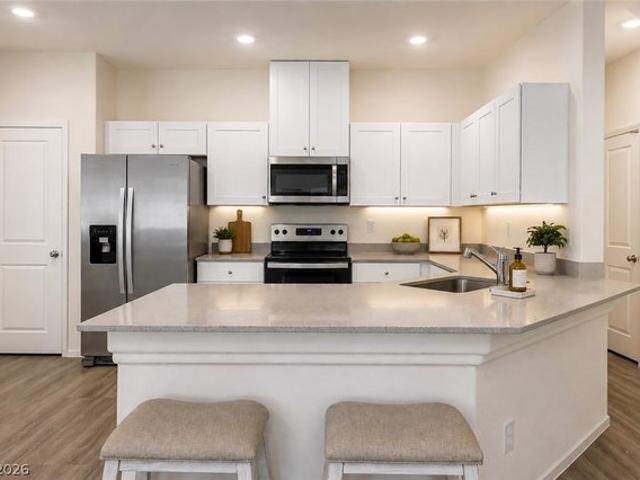 7915 Aurora Sky St Unit 2, North Las Vegas, NV 89084