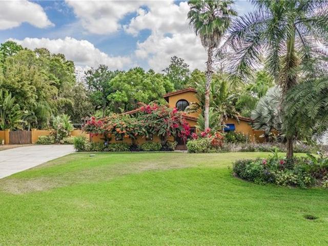 7915 Flowerfield Dr, Tampa, FL 33615