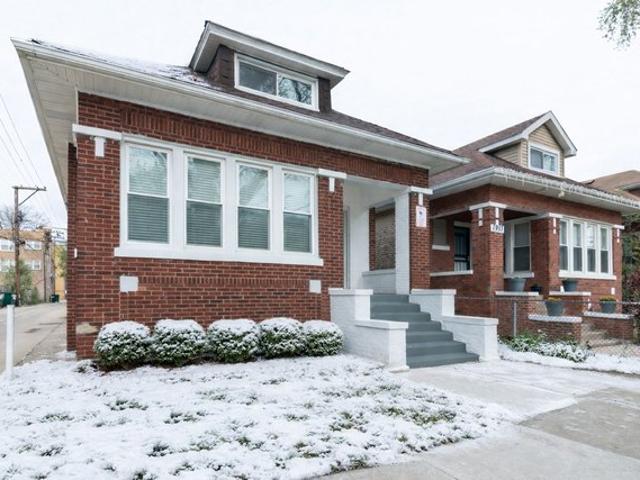 7915 S Paxton Ave, Chicago, IL 60617