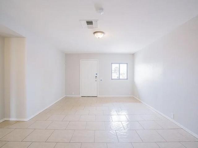 7915 W Pinchot Ave, Phoenix, AZ 85033