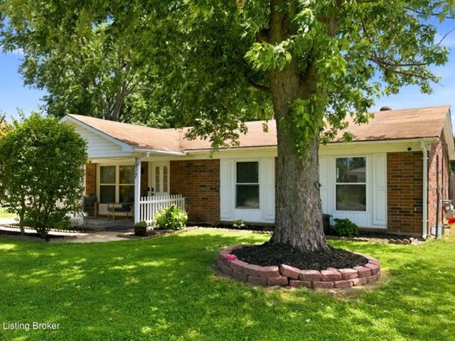 7917 Grenelle Dr, Louisville, KY 40228