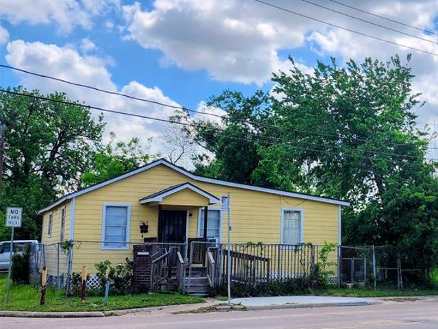 7918 N Main St, Houston, TX 77022