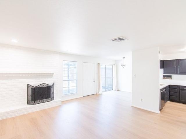 7918 Grow Ln, Houston, TX 77040