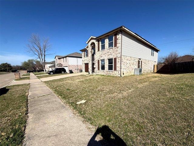 7919 Mosstree Dr, Arlington, TX 76001