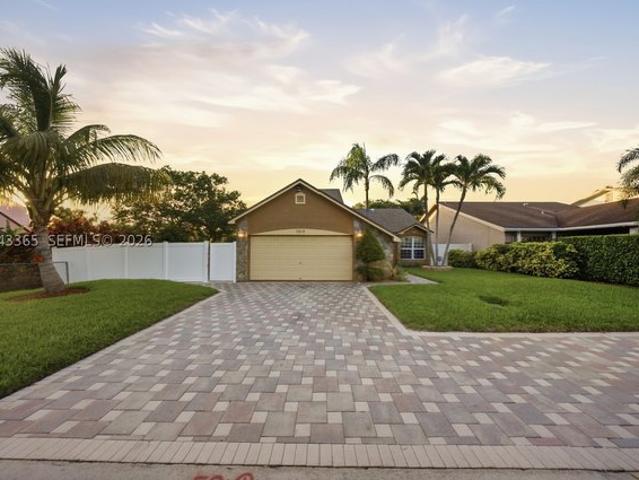 7919 NW 50th St, Lauderhill, FL 33351
