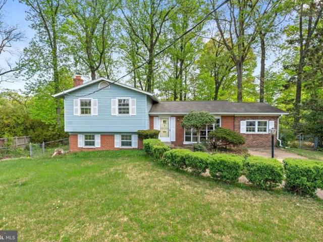 7919 E Rockglen Ct, Springfield, VA 22152