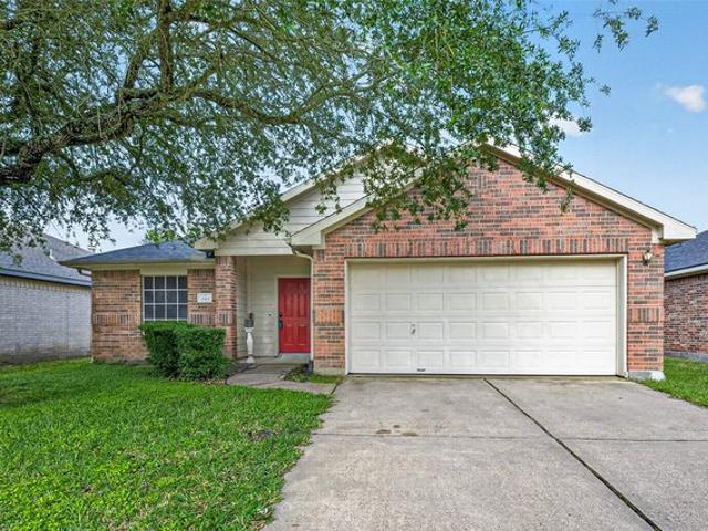 7919 Pelican Ln, Baytown, TX 77523