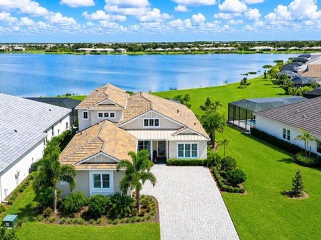 7919 Waterbend Trl, Sarasota, FL 34240