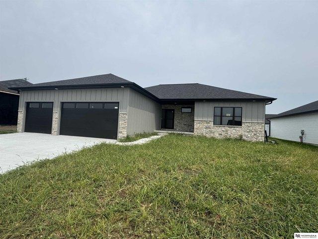 7910 Augustine Ave, Lincoln, NE 68516