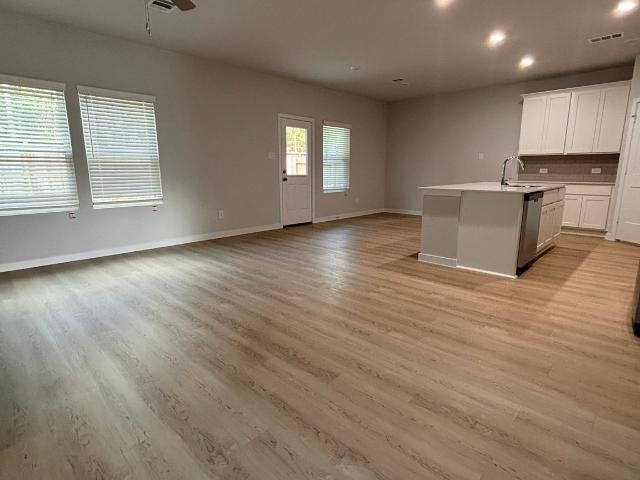 7910 Alset Dr