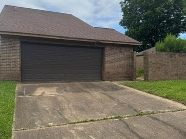 7910 Chancel Dr, Houston, TX 77071