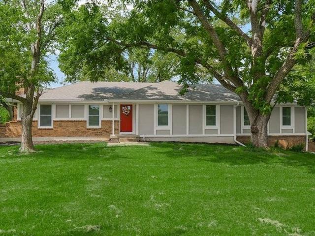 7910 E 233rd St, Peculiar, MO 64078