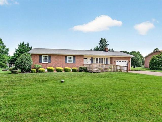 7910 Edgewood Farm Rd, Frederick, MD 21702