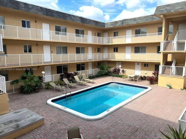 7910 Taft St #201, Pembroke Pines, FL 33024