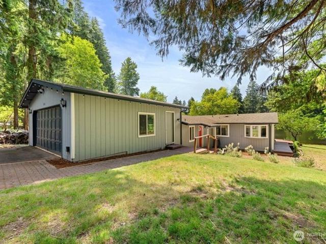 7910 Warbler Ct SE, Olympia, WA 98513