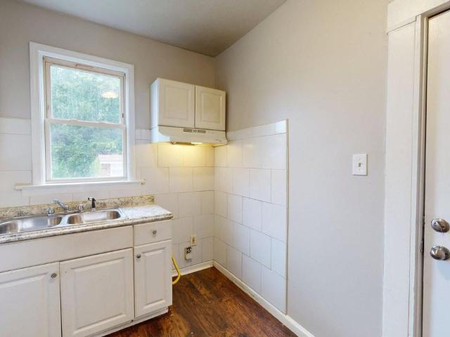 7911 New York Ave 2 Bedroom Apartment for Rent at 7911 New York Ave, Cleveland, OH 44105 South Broadway