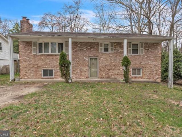 7911 Colonial Ln, Clinton, MD 20735