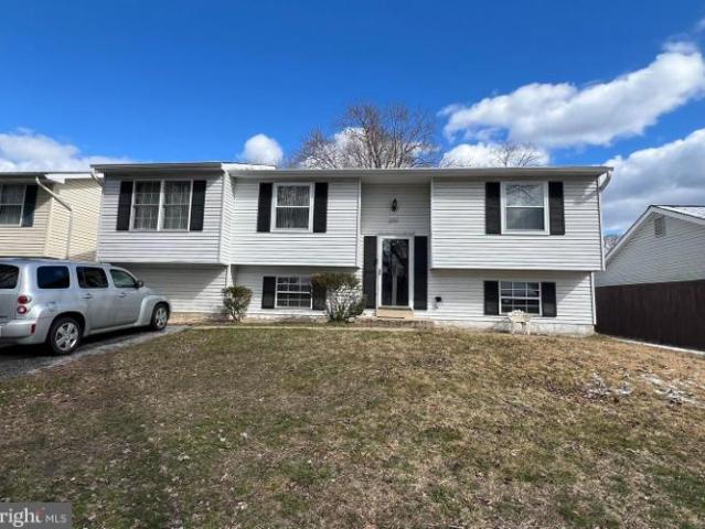 7911 Kings Bench Pl, Pasadena, MD 21122