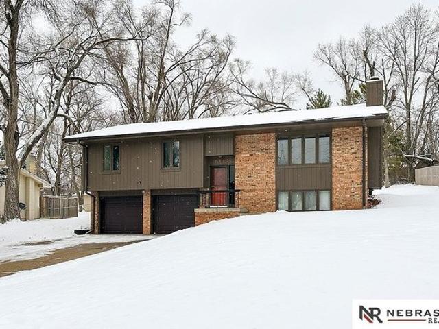 7912 Arlington Dr, Omaha, NE 68134