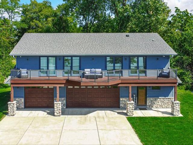 7912 Lake Shore Dr, Cedar Lake, IN 46303
