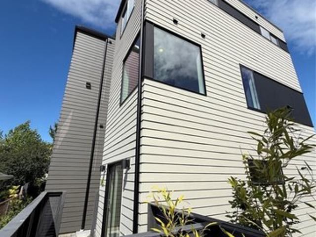 7912 34th Ave SW Unit B, Seattle, WA 98126