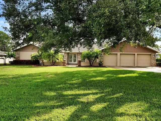 7913 Broadmoor Pines Blvd, Sarasota, FL 34243