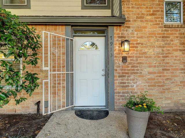 7913 Ellinger Ln, Houston, TX 77040 | MLS #34577