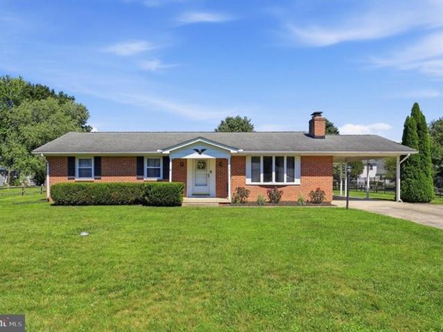 7913 Juniper Dr, Frederick, MD 21702