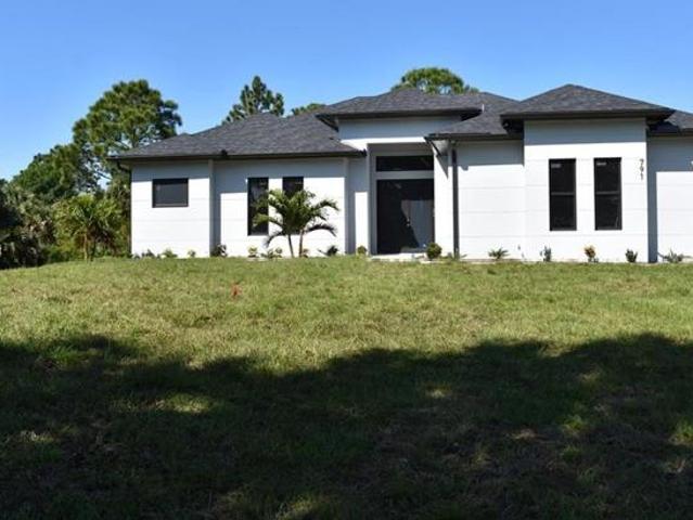 791 14th St NE, Naples, FL 34120