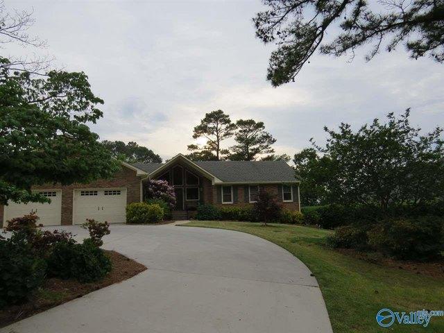 791 Signal Point Rd, Guntersville, AL 35976