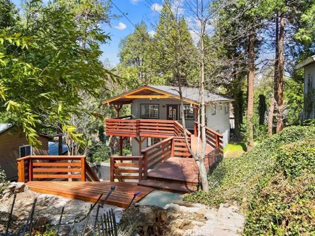 791 Woodland Rd, Crestline, CA 92325